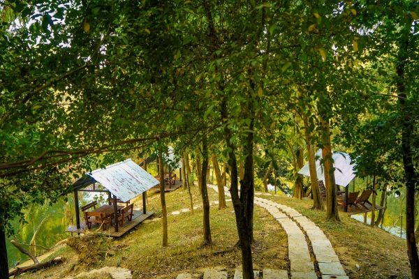 Resting Shed – Foy's Lake BASECAMP